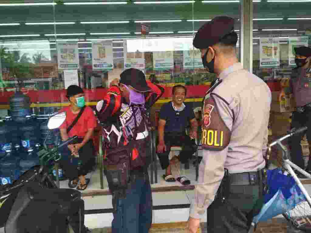 Sabhara Polres Ciamis Patroli Imbau Warga Tentang Prokes 3M