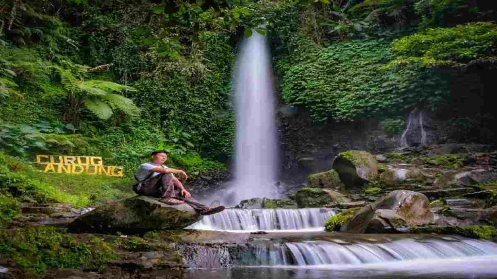 Curug Landung Kuningan: Info HTM, Fasilitas, dan Lokasi - DjavaToday.com