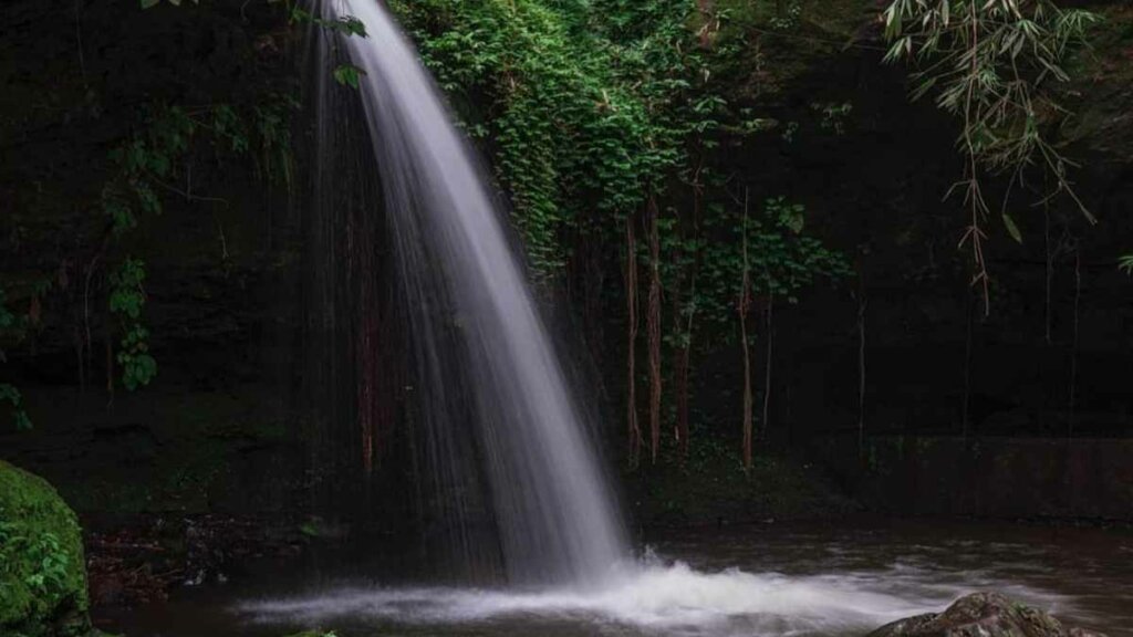 Curug Capolaga Subang: Info HTM, Fasilitas hingga Lokasi