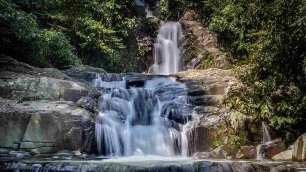 Curug Cilalay Karawang: HTM hingga Fasilitas