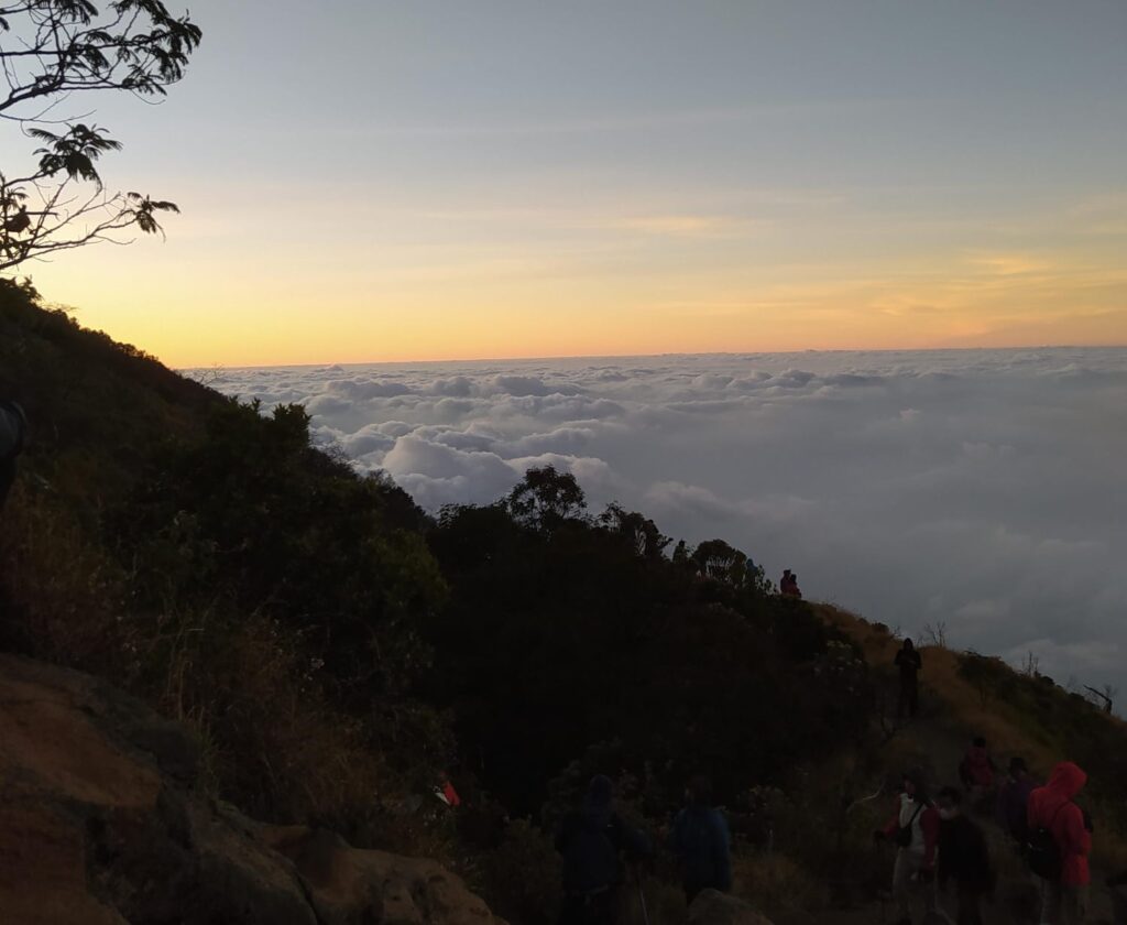 Harga Simaksi Gunung Ciremai Via Apuy yang Terbaru